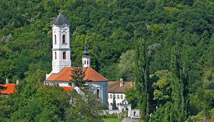 Na izlet u Frušku Goru - poseta manastira i nacionalnog parka | Dečji sajt
